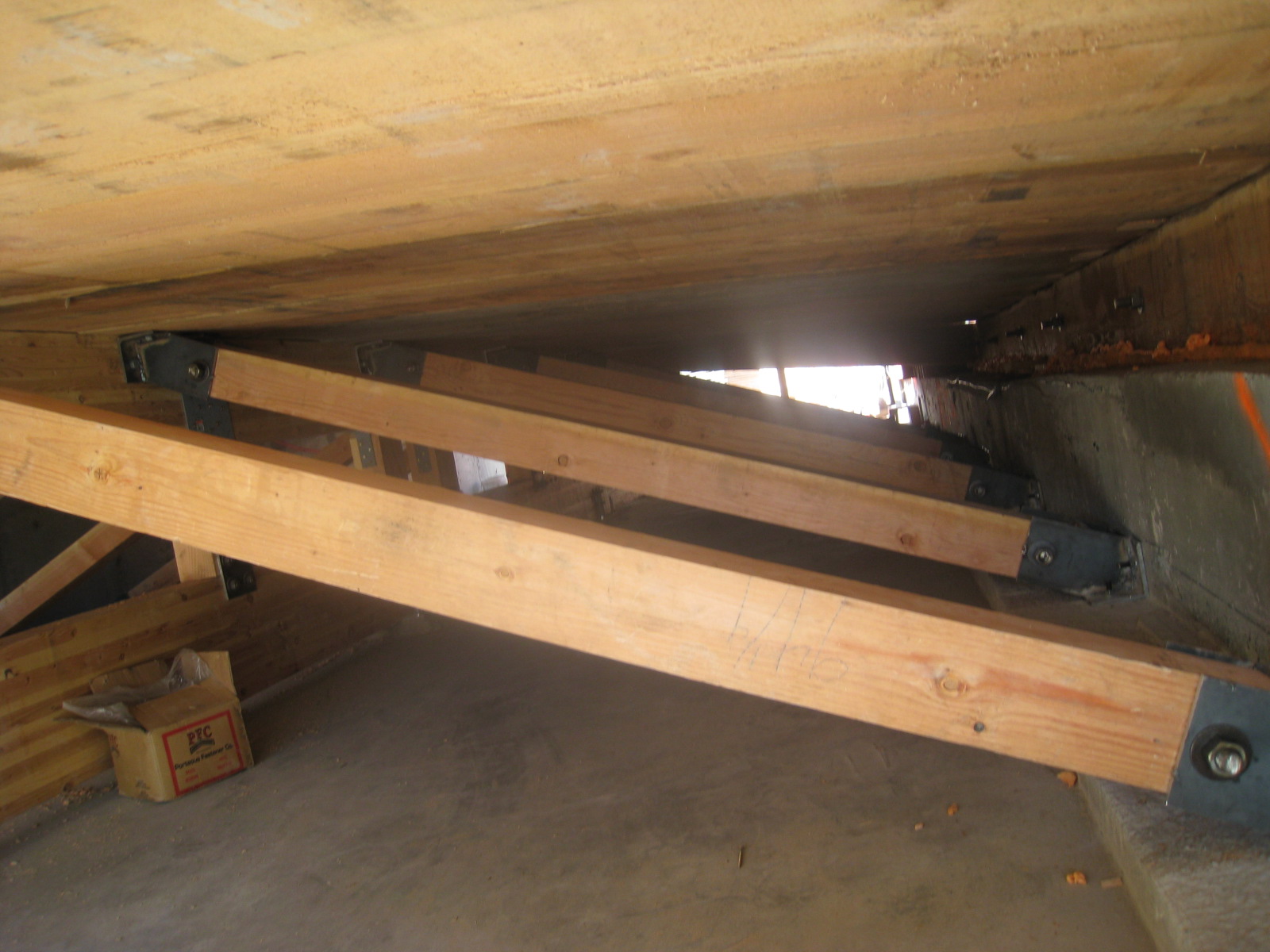 TEMPORARY WOOD TRUCK RAMP - Innova Technologies